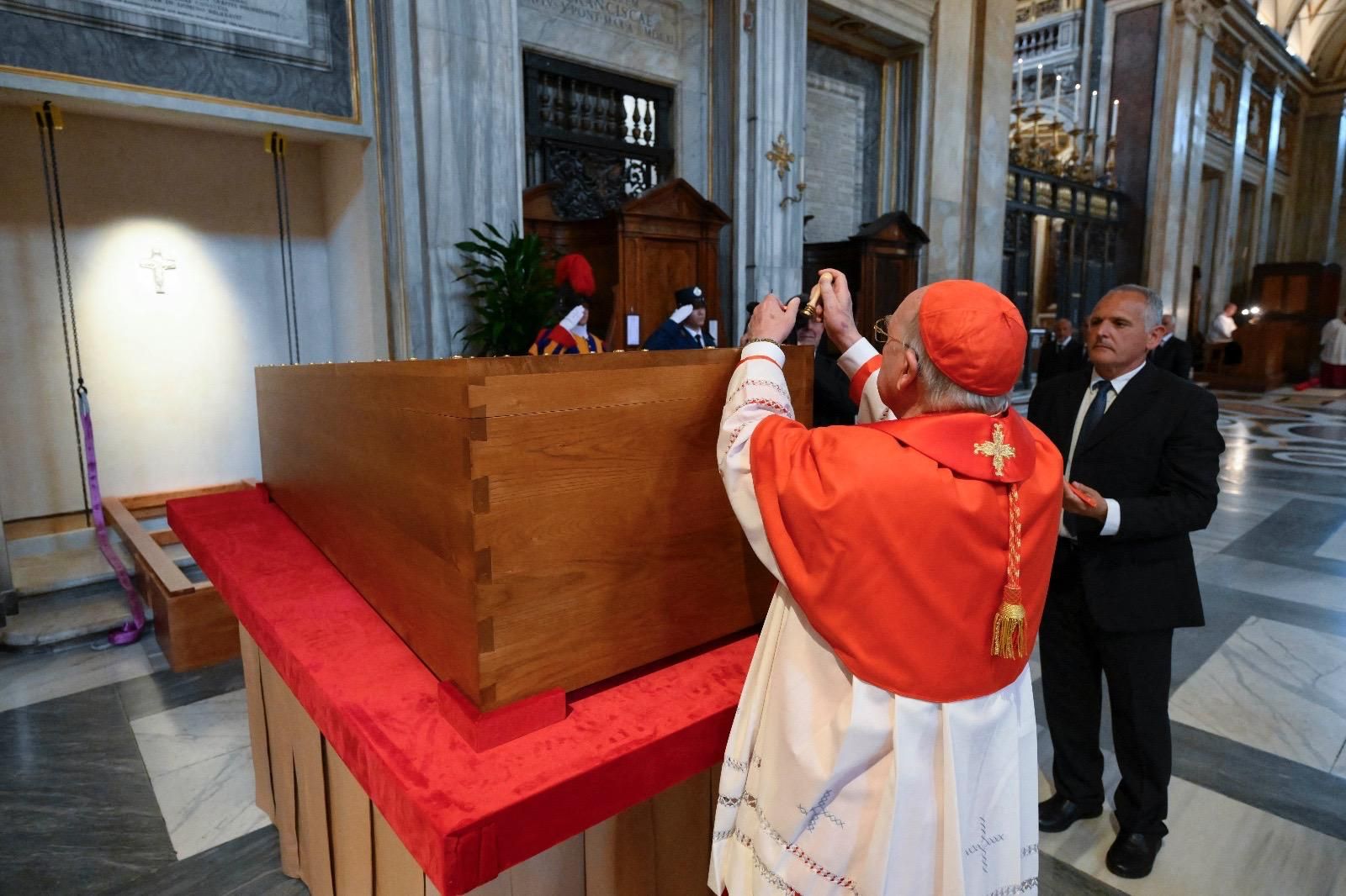 Just In! Pope Francis's Body Interred at Santa Maria Maggiore Basilica ...